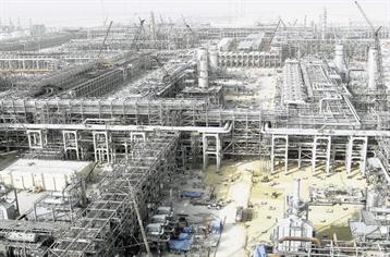 Saudi pledges to keep large spare oil production capacity - eb247 ...