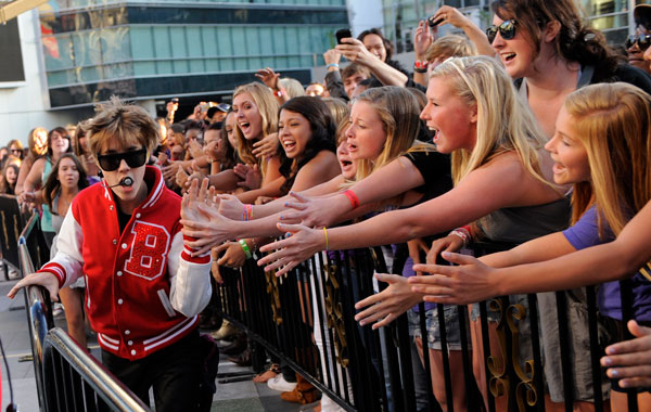MTV Video Music Awards 2010 - Emirates24|7