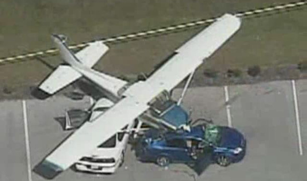 Plane lands on cars after takeoff - Offbeat - Crazy World - Emirates24|7