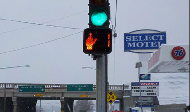 Crossing signal gives pedestrians the Bronx salute - Offbeat - Crazy ...