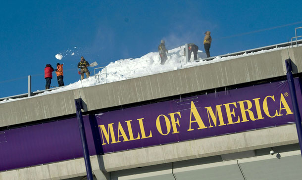 Heavy snow brings down the dome - Emirates24|7