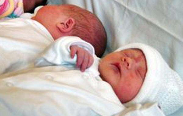 Baby swap revealed after 35 years - News - Region - Emirates24|7