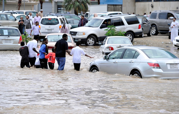 Submerged streets in Jeddah - Emirates24|7
