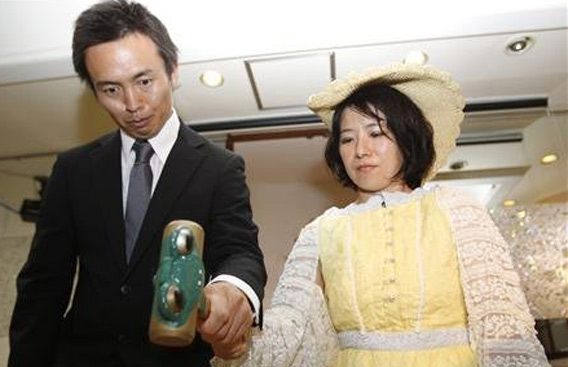 Divorce ceremonies pick up in Japan after disaster - Offbeat - Emirates24|7