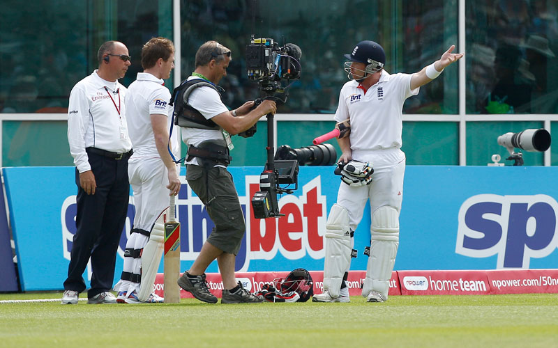 India win hearts after ringing Bell back in - Sports - Cricket ...