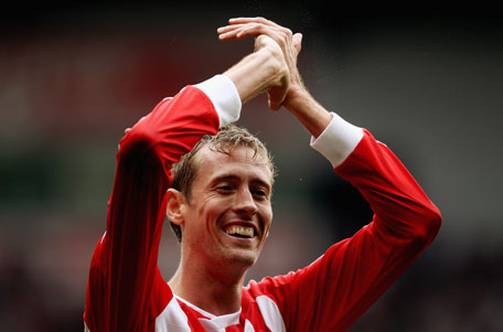 Crouch strikes to frustrate Man Utd - Premier League - Emirates24|7