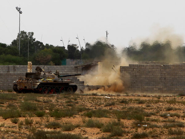 NTC fighters fire on Sirte - News - World - Emirates24|7