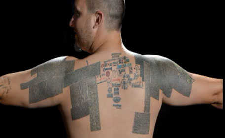Man with 15,000 URL tattoos - Offbeat - Crazy World - Emirates24|7