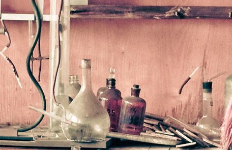 Meth lab explodes in man's pants - Offbeat - Emirates24|7