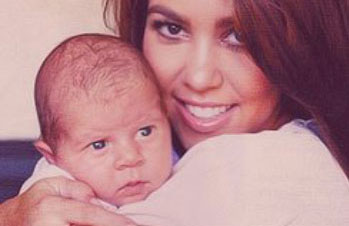 Kourtney introduces daughter Penelope - News in Images - Emirates24|7