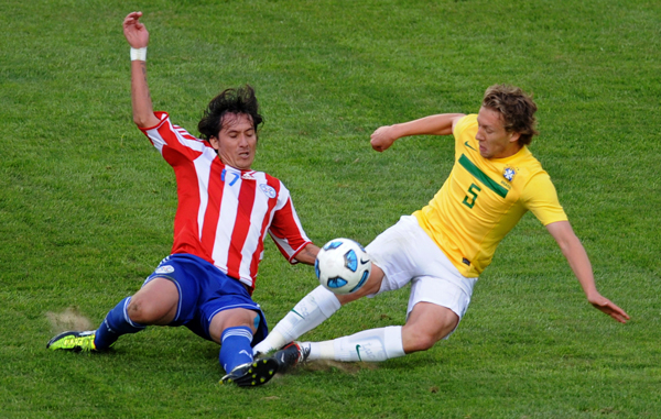 Lucas return will lift Liverpool: Allen - Sports - FootBall - Emirates24|7