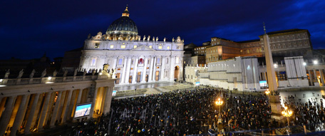 Vatican Conclave: World waits for new Pope, Day 2 - News in Images ...