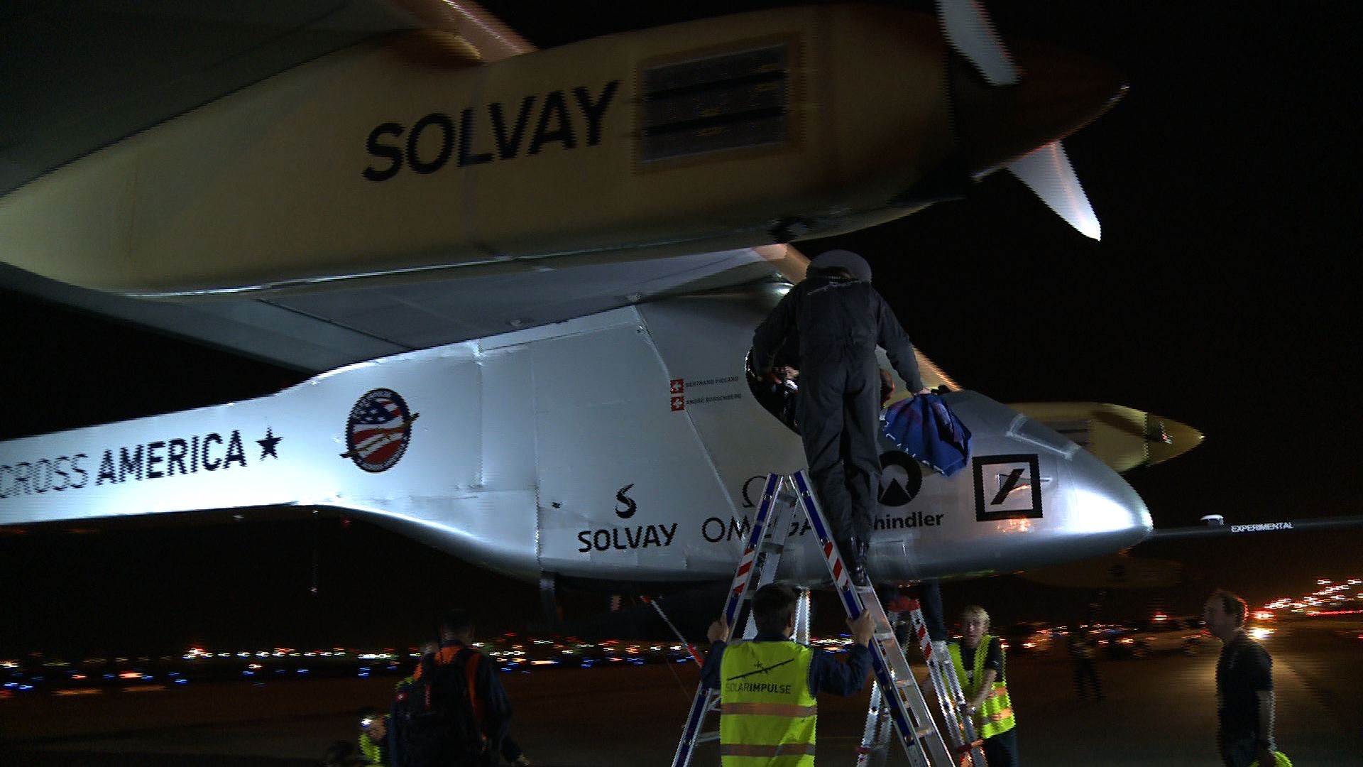 Solar Impulse lands in Phoenix - Videos - Emirates24|7
