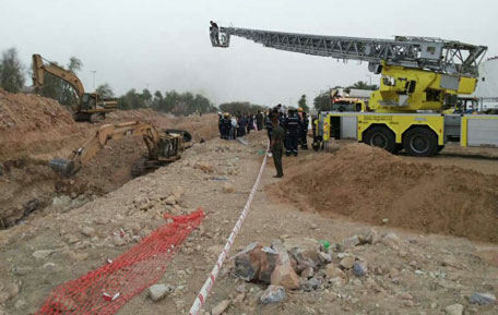 Sand bank collapse kills 2 in Al Ain - News - Emirates - Emirates24|7
