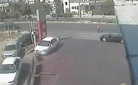 Video: Crazy driver's crazy getaway - Videos - Emirates24|7