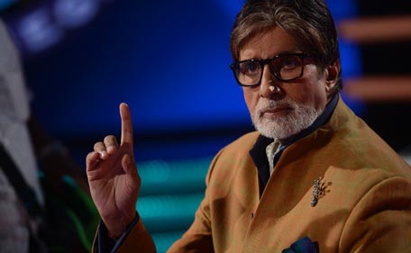 'Live' from sets of KBC 7: Big B in action - News in Images - Emirates24|7