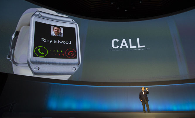 Take pics, make calls with new Samsung watch - Business - Technology ...