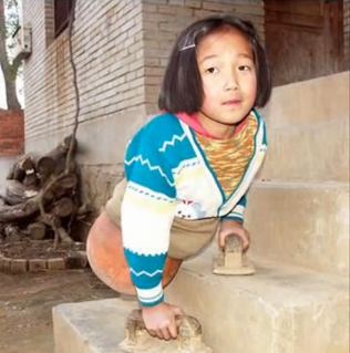 Girl without legs, walks on her hands... now Paralympic medal hope ...