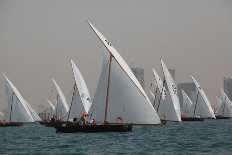 Traditional 43 feet dhow race to promote Dubai Expo 2020 bid - Sports ...