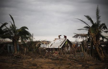 Cyclone Helen to hit India's east coast today; thousands evacuated ...