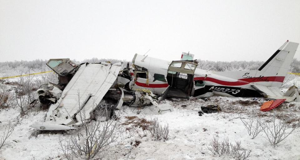 Crash survivor hikes through snow to get help - News - Emirates24|7
