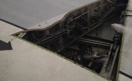 Plane loses wing mid-flight, exposing gears and wiring - News ...