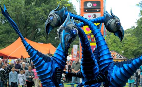 Dubai street festival starts today with aliens, magic and fireworks ...