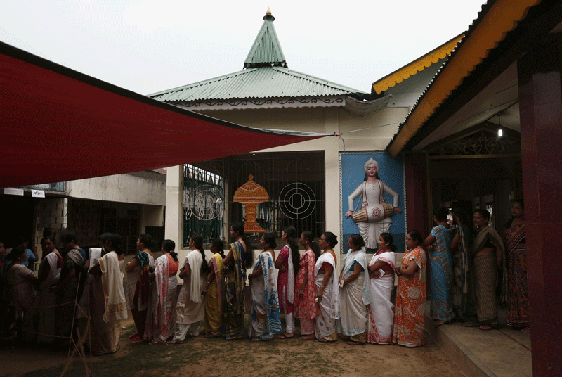 India voters kick off world's biggest election - News - Emirates24|7