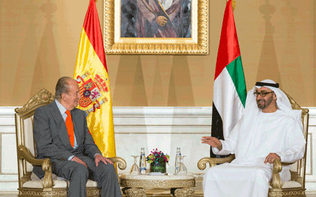 Mohamed bin Zayed receives Juan Carlos - News - Government - Emirates24|7