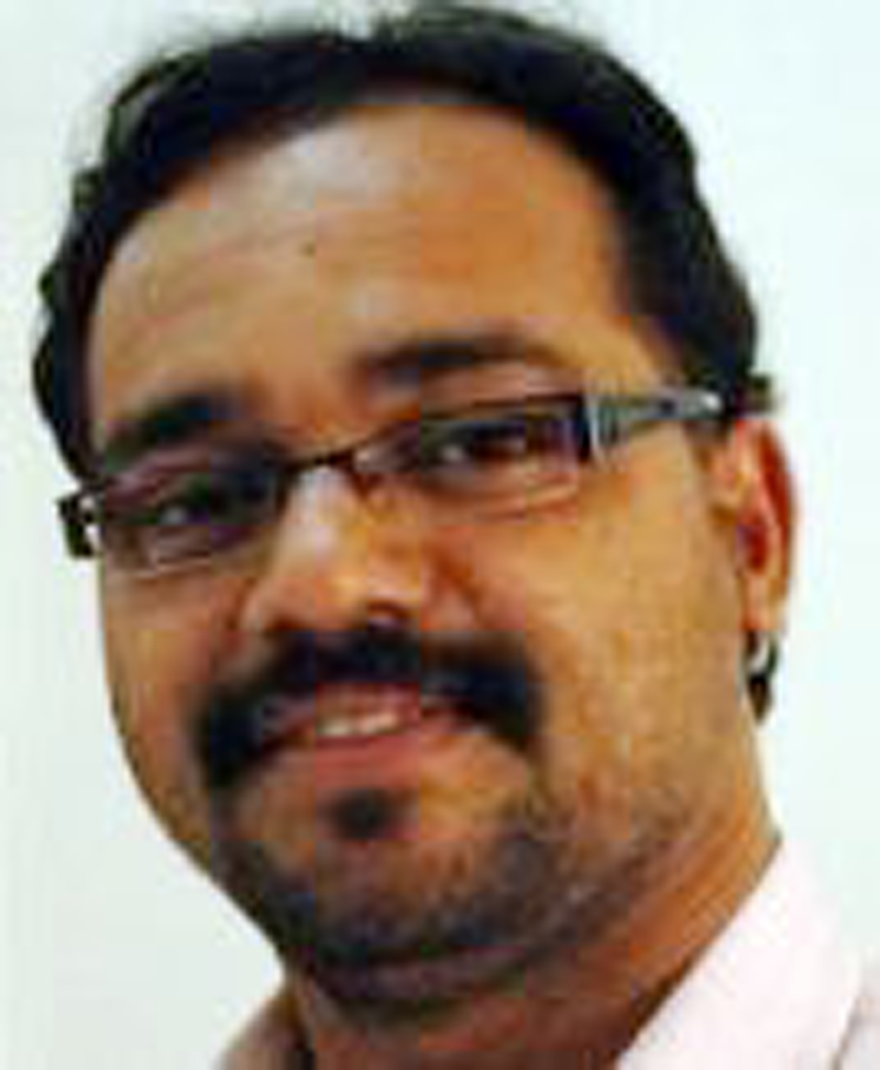 4 journalists get UAE's Indian media award - News - Emirates - Emirates24|7