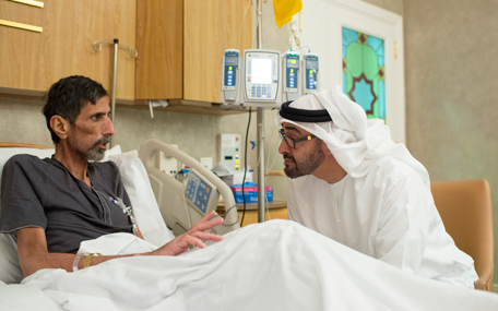 Mohamed visits Emirati in hospital - News - Government - Emirates24|7