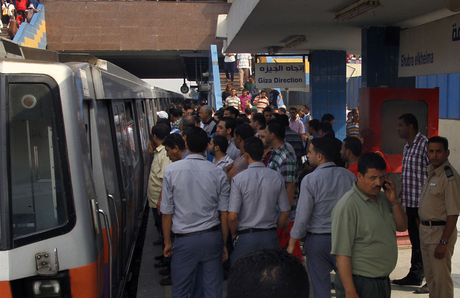 Massive blackout hits Cairo rush hour - News - Emirates24|7