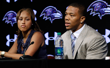 Video shows NFL star Ray Rice dragging, hitting wife in elevator ...