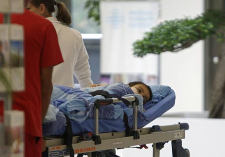Sick British boy arrives for treatment in Prague from Spain - News ...