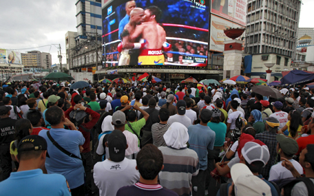 UAE Filipinos proudly back Pacquiao after big fight - News - Emirates ...