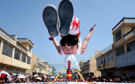 World in Pictures: Best of the Craziest - News in Images - Emirates24|7