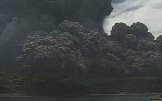 Evacuation order after volcano erupts in Japan - News - Emirates24|7