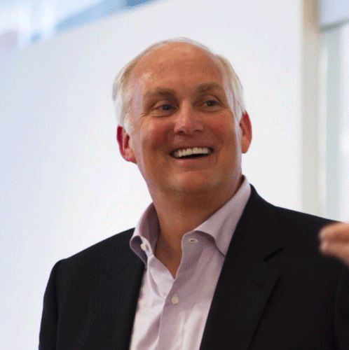 American Express President dies on plane - News - Emirates24|7