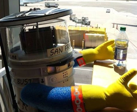Meet robot hitchhiking across US - Offbeat - Crazy World - Emirates24|7