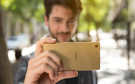 Sony unveils smartphones with dual 13MP cameras - Business - Technology ...