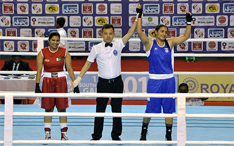 India's Mary Kom inspires Pakistan women boxers to make history ...
