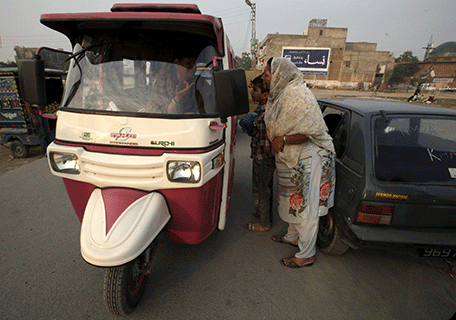 Pakistan's women-only rickshaw service struggles - News - Emirates24|7