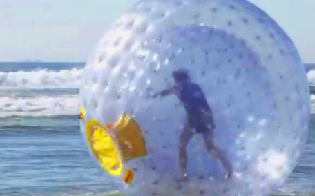 US man tries to travel in bubble... to Bermuda - Offbeat - Crazy World ...