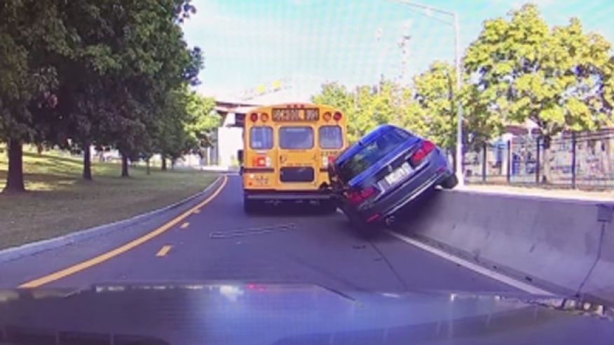 Impatient driver hits school bus in road rage [video] - Videos - News ...