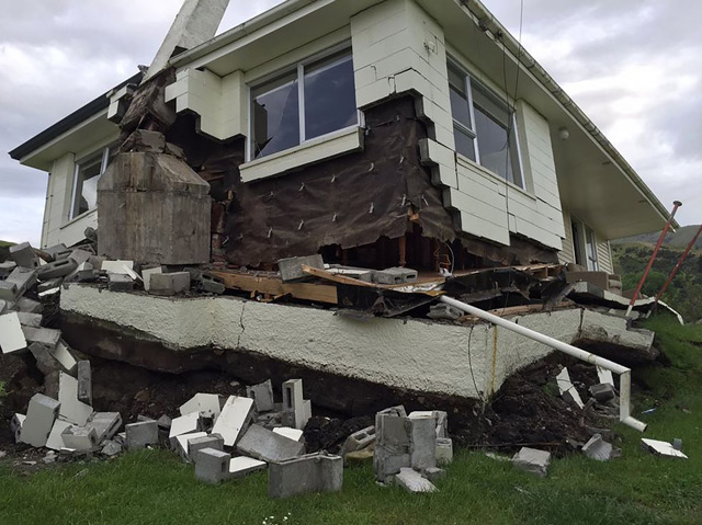 Evacuations underway in quake-hit New Zealand - News - Emirates24|7