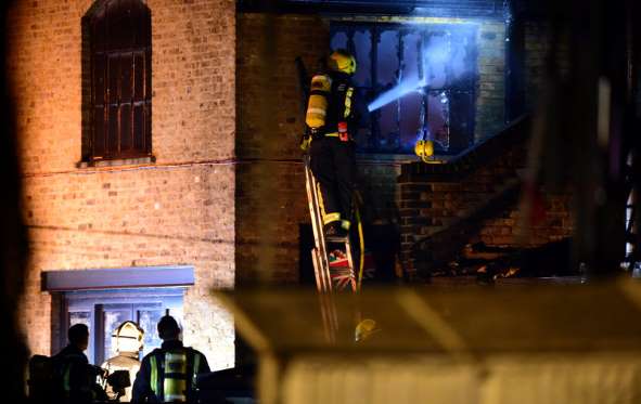 Fire in London's Camden Market brought under control - News - Emirates24|7